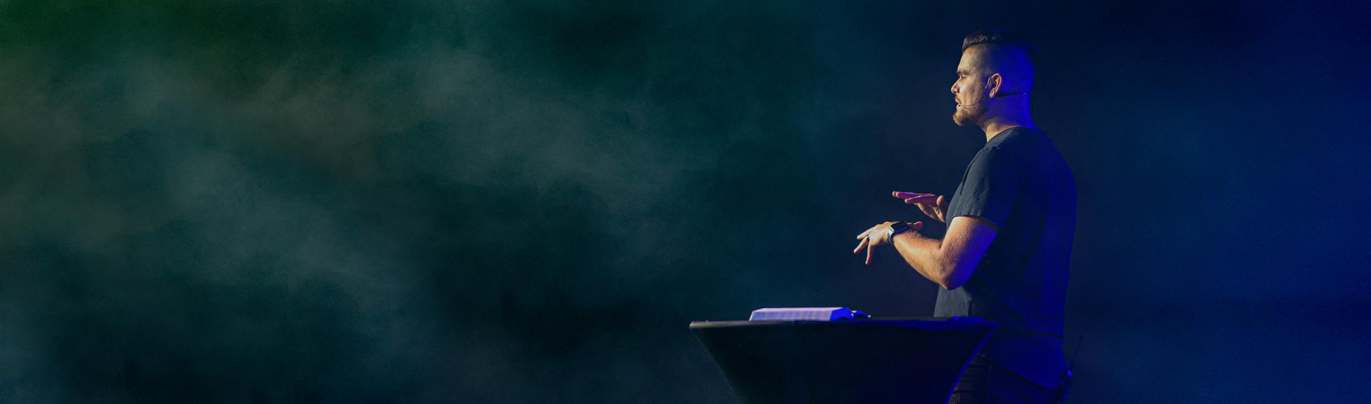 Introduction to Headworn Microphones - THOR AV